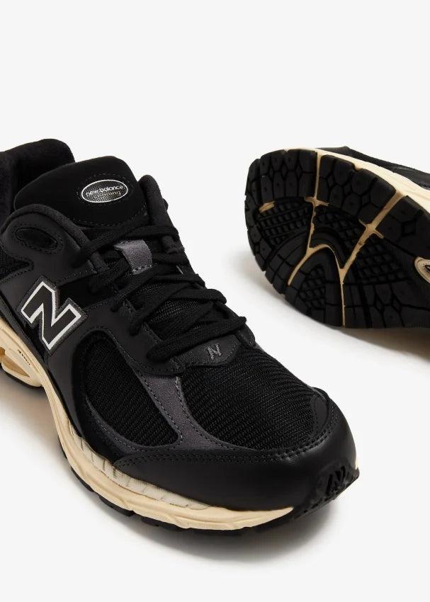 New Balance 2002R Black – Stencil